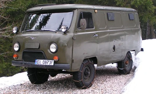 Russian van - 𝐔𝐀𝐙-𝟒𝟓𝟐... >_